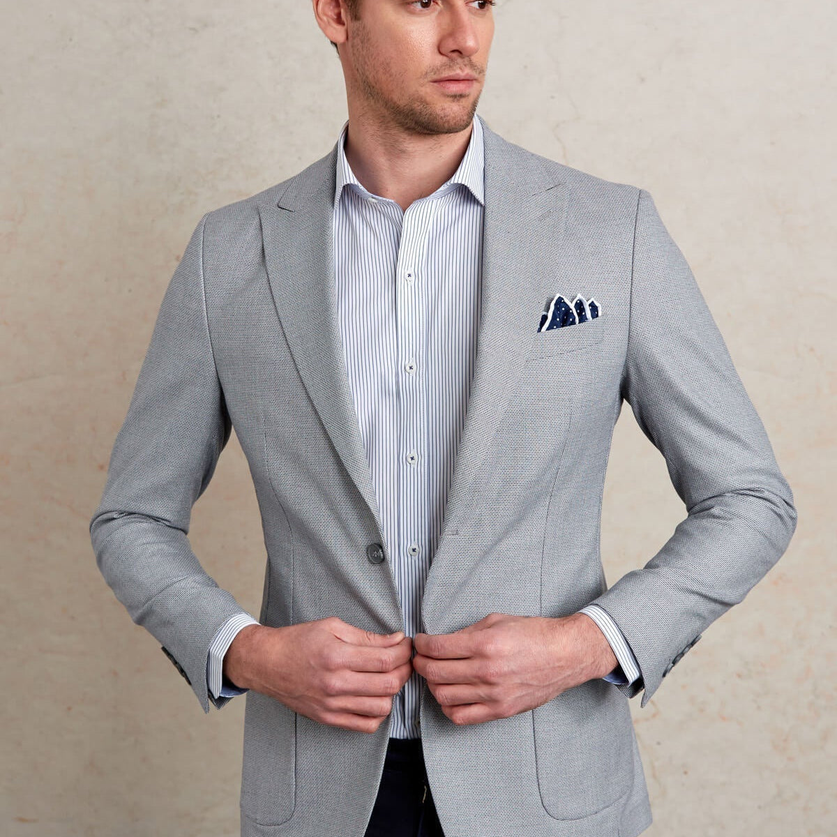Comfort Fit Peak Lapel Light Gray Casual Blazer – SAYKI